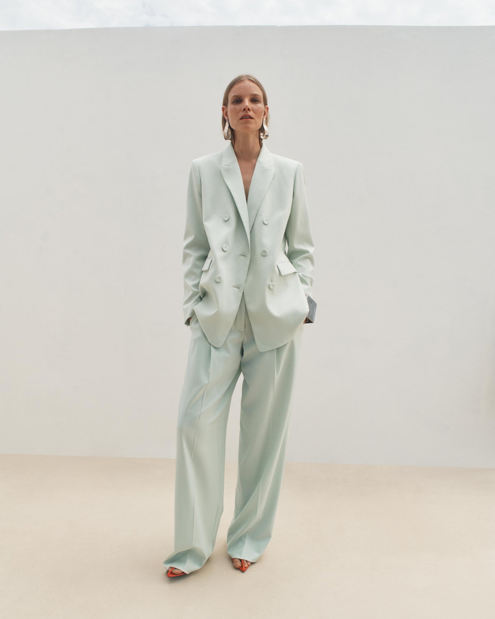 Tailoring – Another Tomorrow